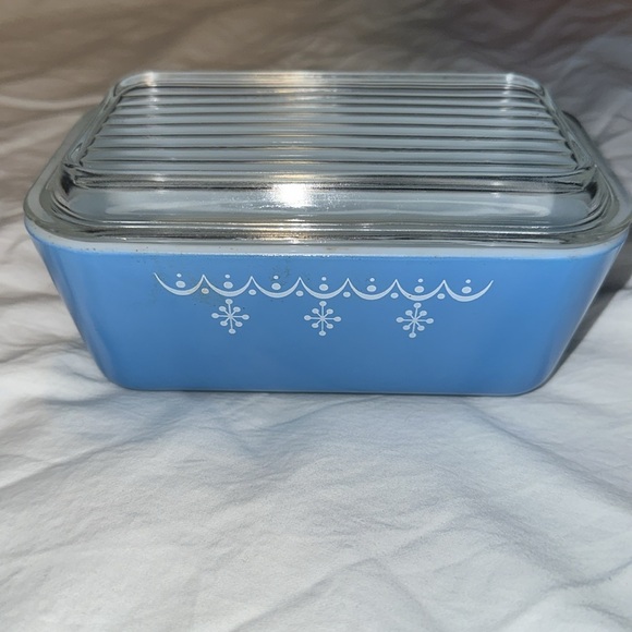 Pyrex | Kitchen | A Pyrex Garland 52 Fridge Box With Pyrex Fitted Glass ...